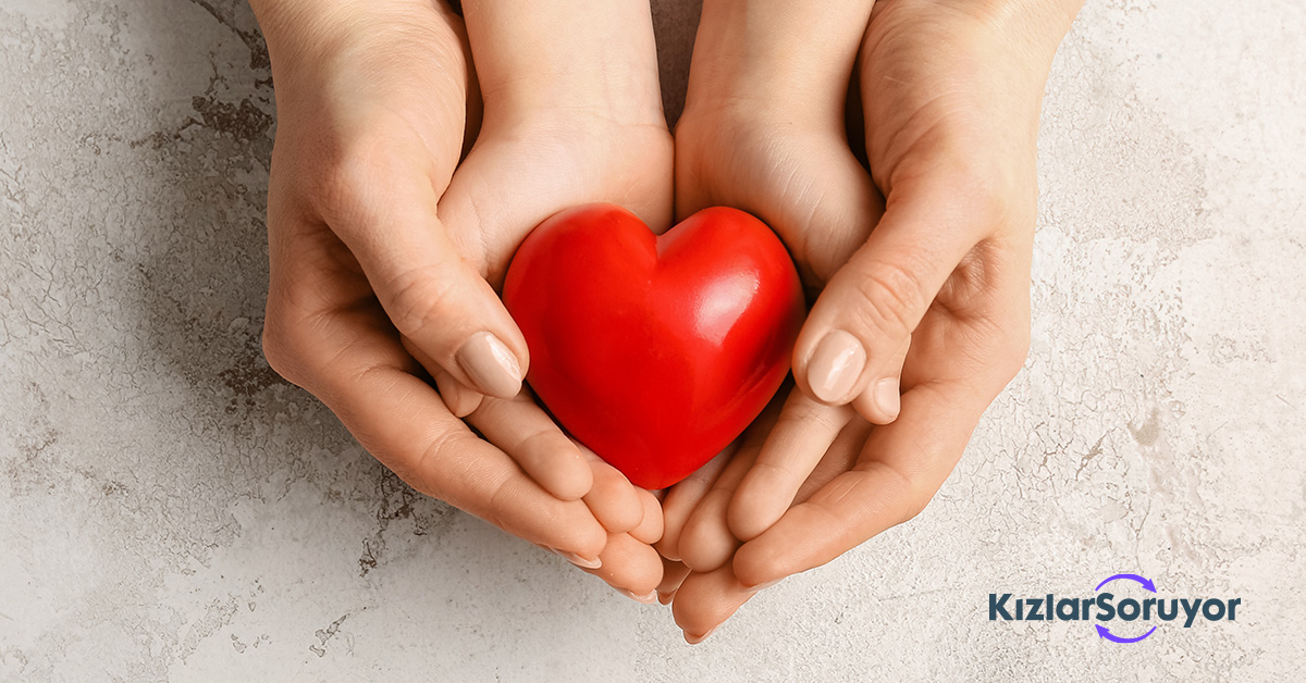 Dudak ısıran birisi sizde hangi hissi uyandırır? - KizlarSoruyor